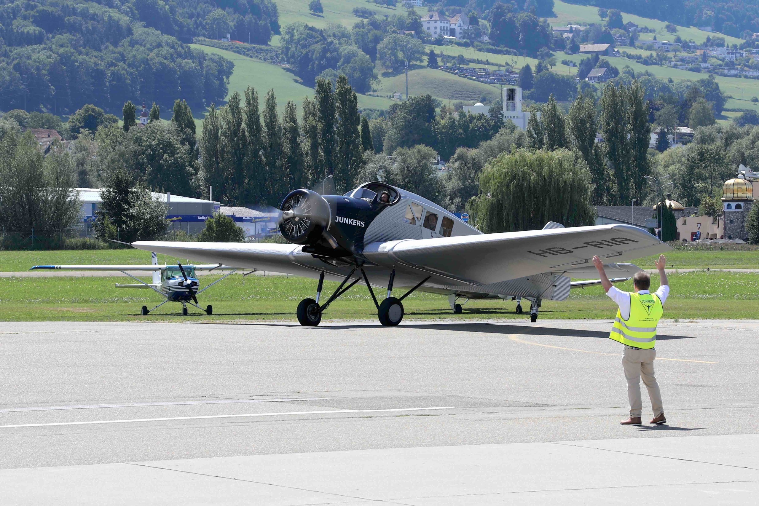 Rundflug mit Junkers F13 - der Film - Sky News