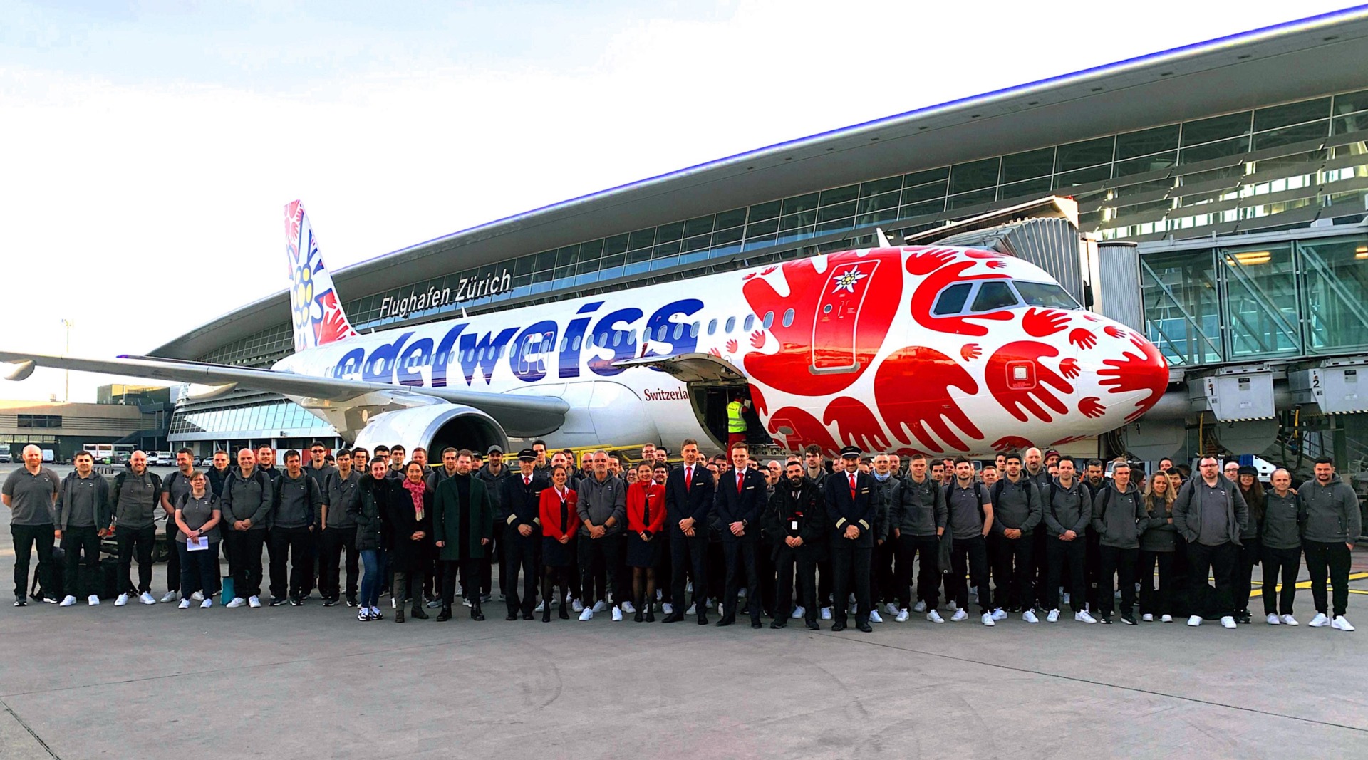 Edelweiss verlängert Partnerschaft mit Formel-1-Team - Sky News