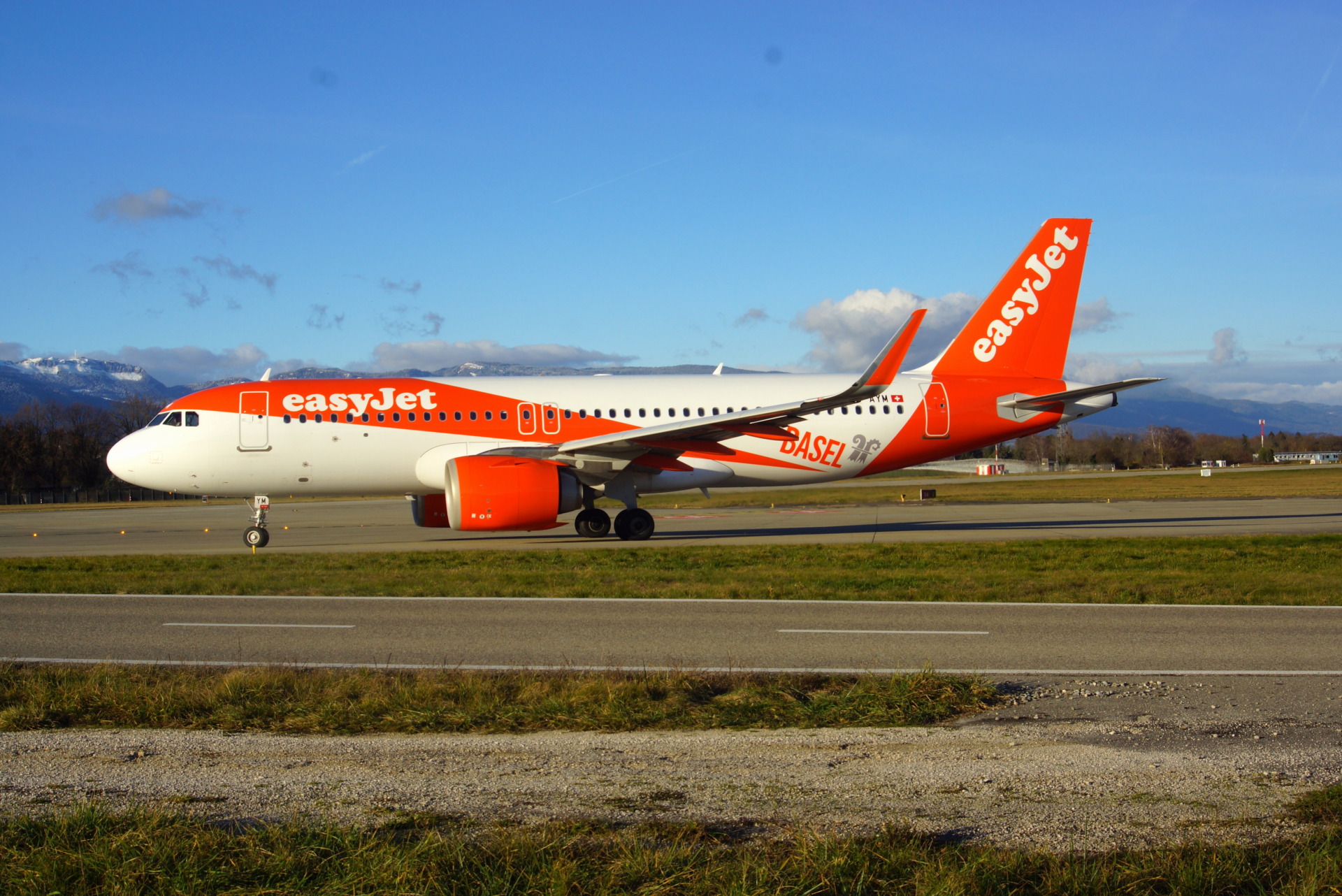 Easyjet Switzerland wirbt für EuroAirport - Sky News